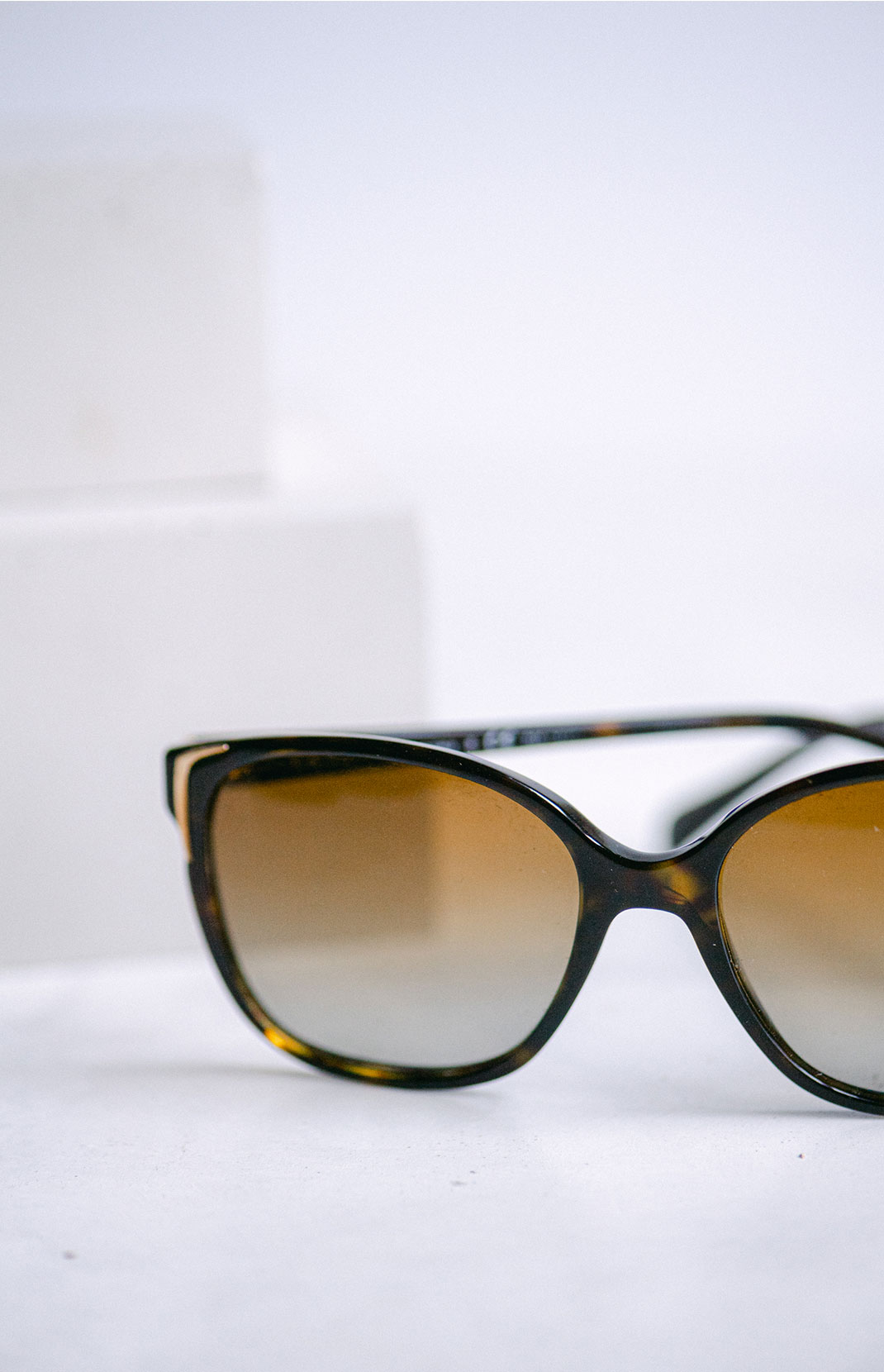 Roccai | Swipe and AI made easy for your website